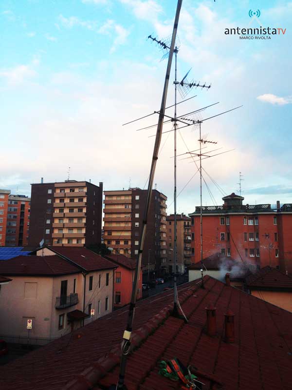 Sostituzione di una vecchia antenna deteriorata a Milano
